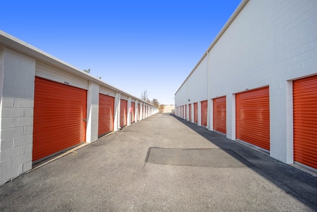 Woodbridge, VA, Self-Storage Near 13887 Smoketown Road | 1-844-726-4531 ...