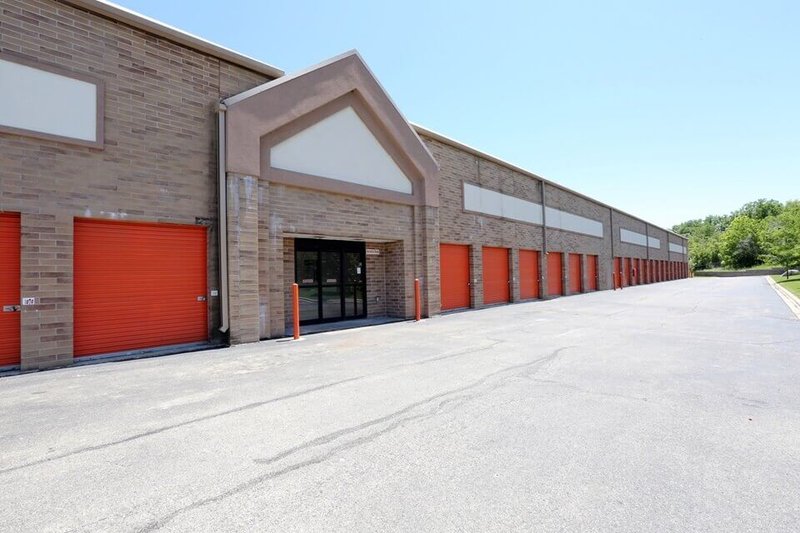 Elgin, IL, Self-Storage Near 830 Steel St | 1-844-726-4531 I Public ...