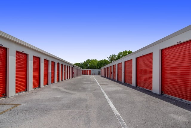 Self Storage Units Near 2715 S Commerce Pkwy at Public Storage Weston