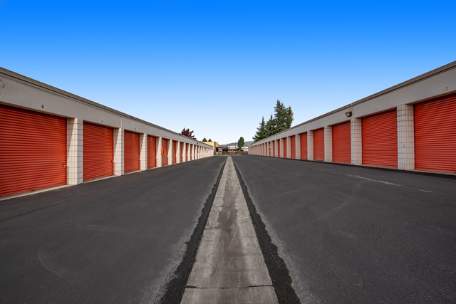 Hayward, CA, Self-Storage Near 1639 Whipple Road | 1-844-726-4531 I ...