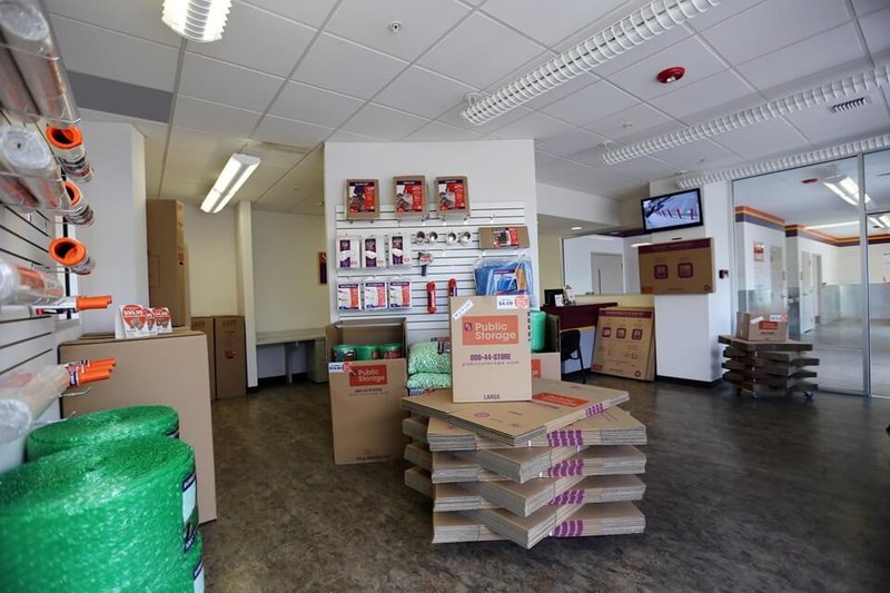 Self Storage Units Near 1301 Dade Blvd at Public Storage Miami Beach