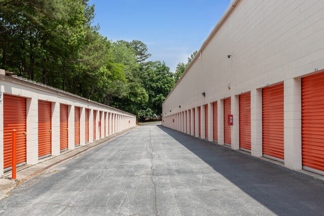 Self Storage Units Near 2519 Chantilly Drive at Public Storage Atlanta