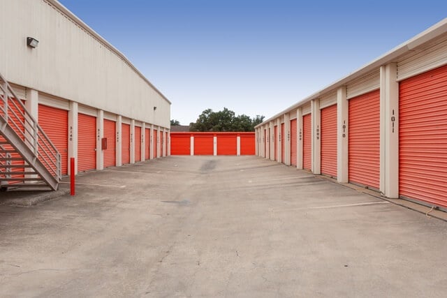Carrollton, TX, Self-Storage Near 2550 East Trinity Mills Rd | 1-844 ...