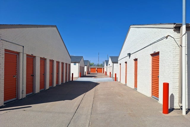 Wichita, KS, Self-Storage Near 206 E MacArthur Road | 1-844-726-4531 I ...